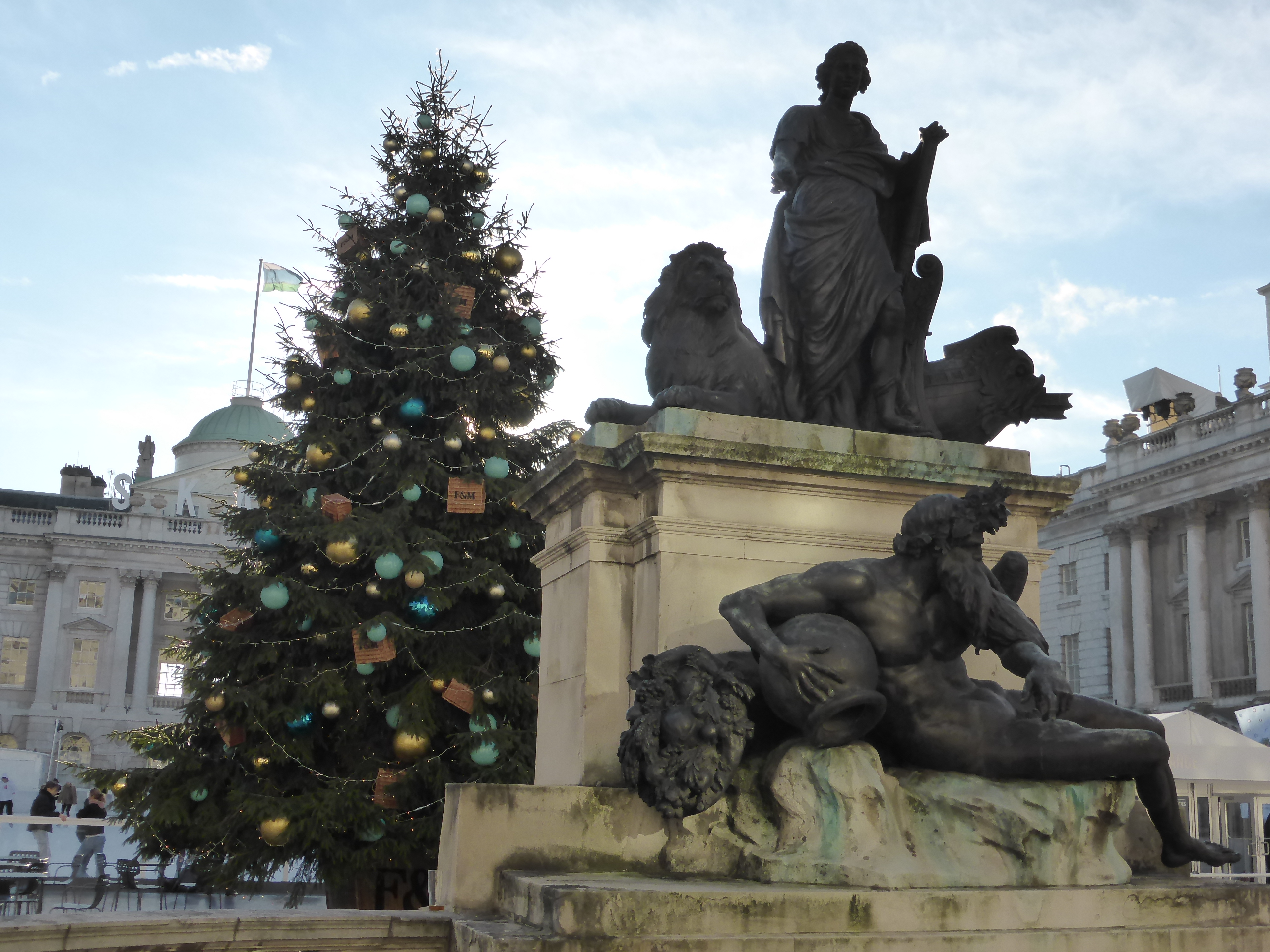 The Strand is ready for Christmas - Strandlines
